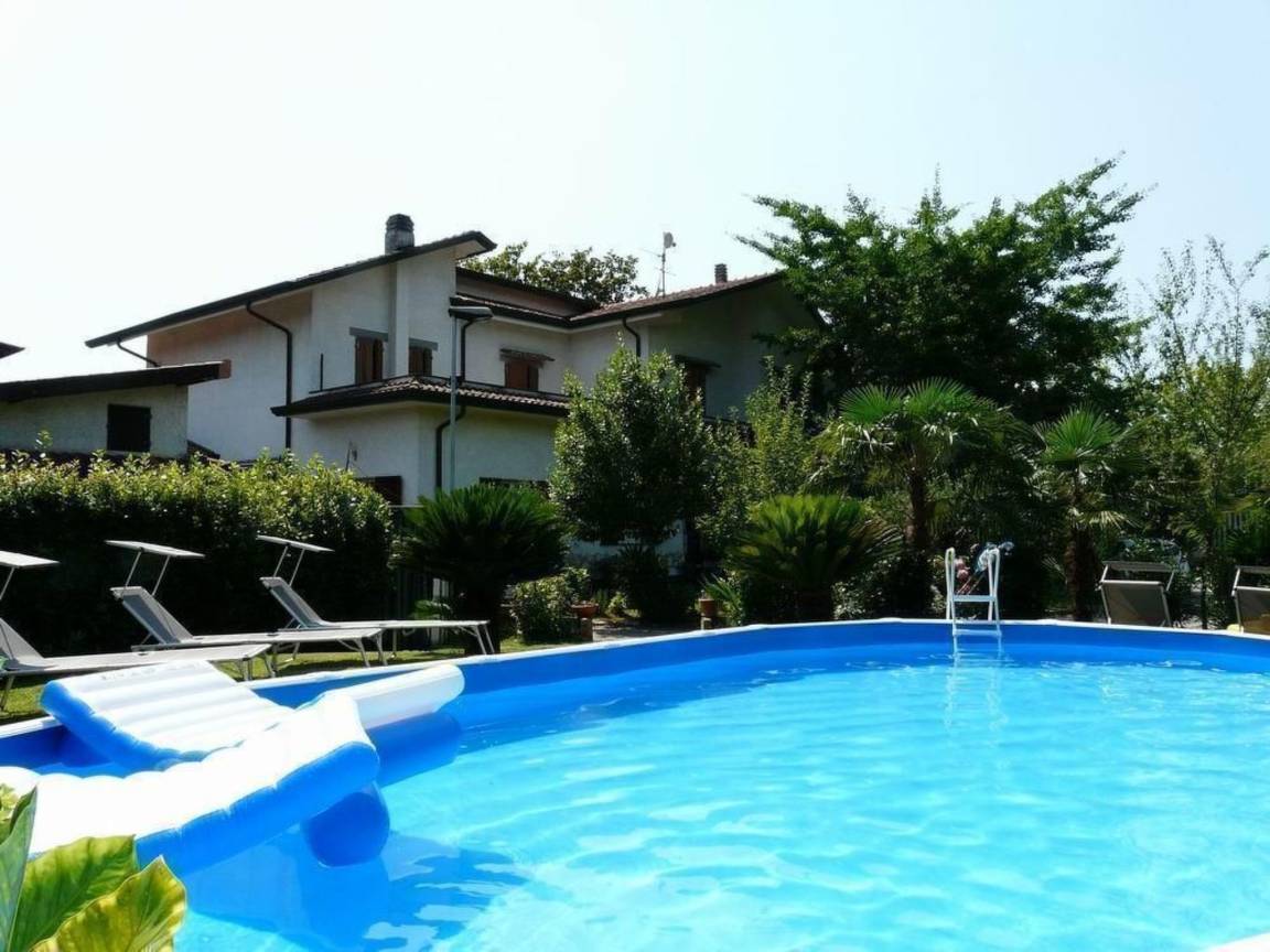 600 M² House ∙ 6 Bedrooms ∙ 10 Guests - Marina di Massa
