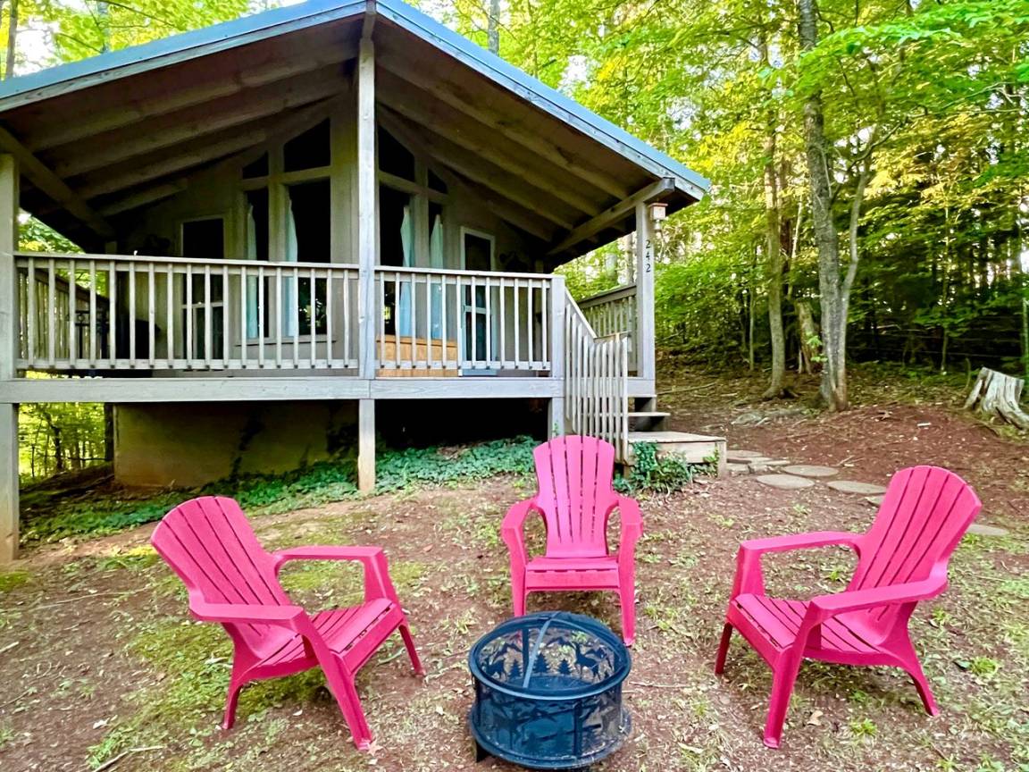 House ∙ 1 Bedroom ∙ 4 Guests - Townsend, TN