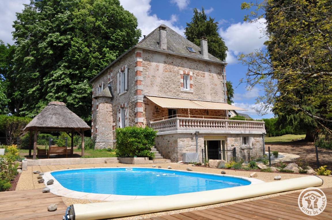 225 M² Gîte ∙ 5 Chambres ∙ 10 Personnes - Limousin