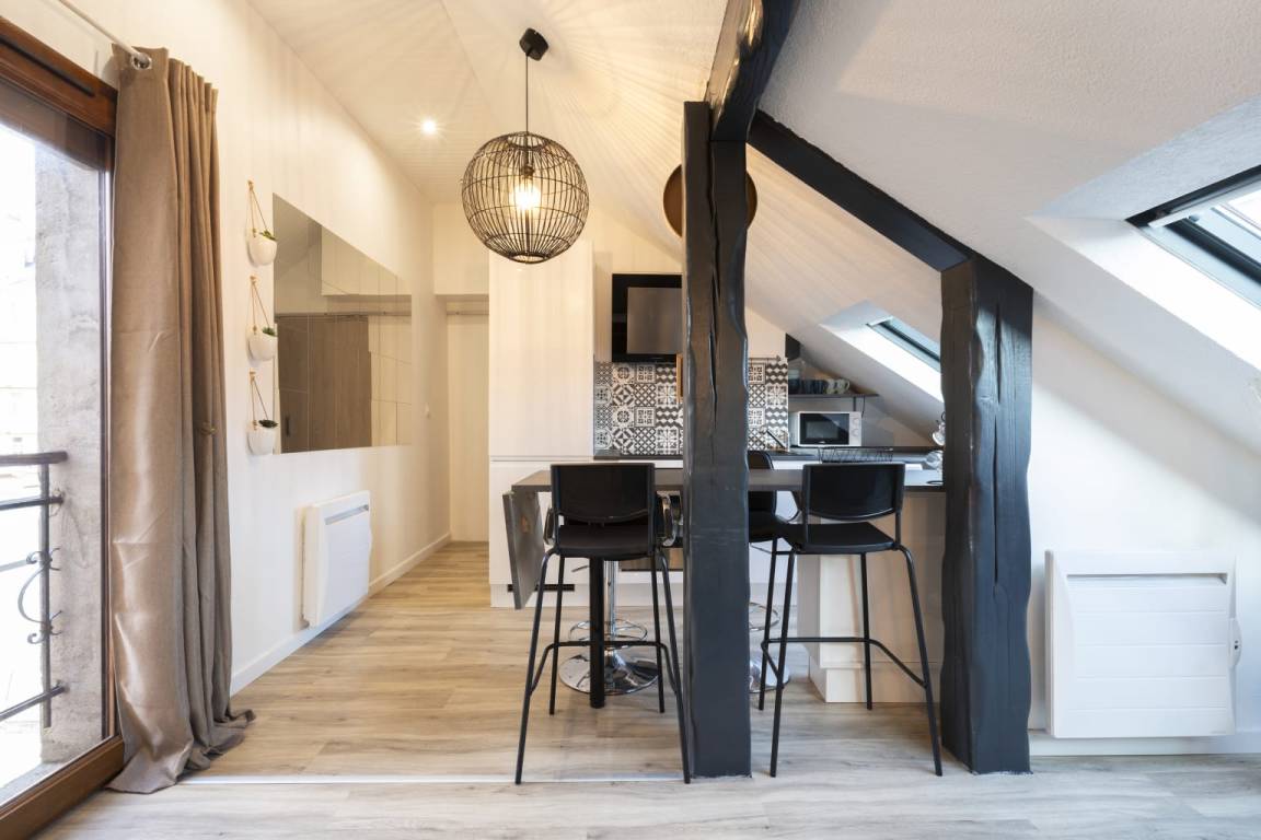 40 M² Ferienwohnung ∙ 2 Schlafzimmer ∙ 4 Gäste - Metz