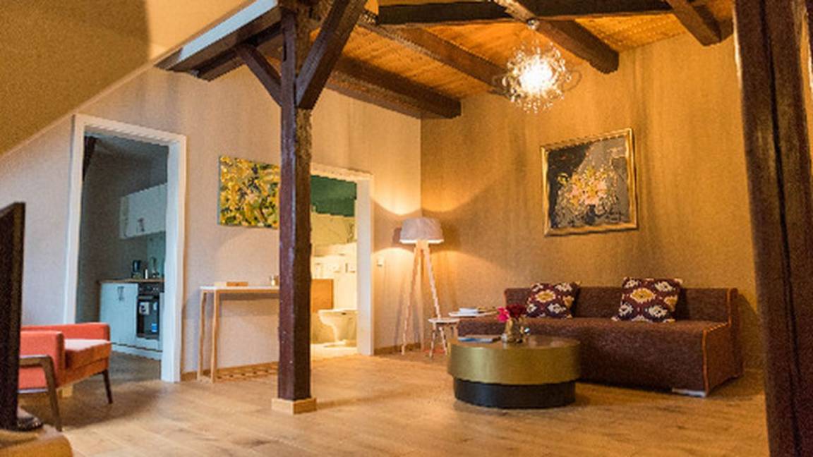 65 M² Ferienwohnung ∙ 1 Schlafzimmer ∙ 3 Gäste - Zwickau