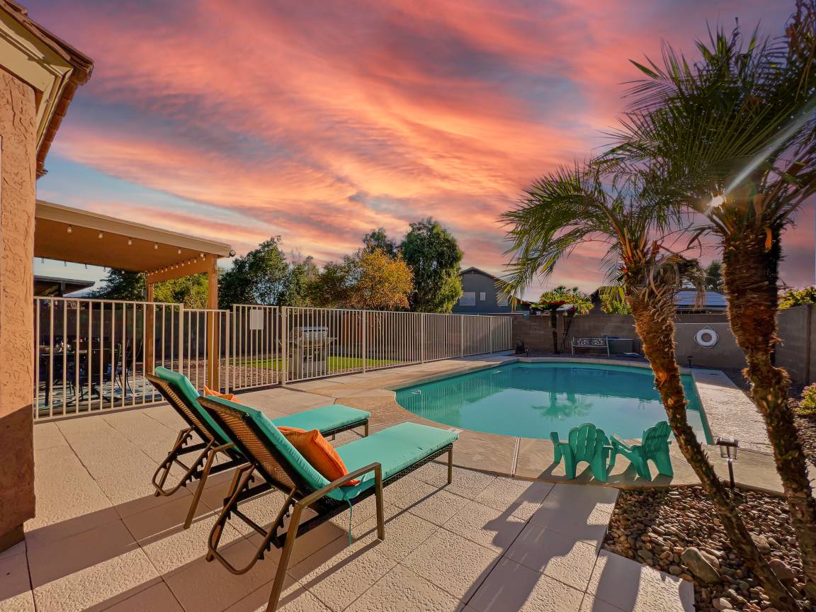 169 M² House ∙ 4 Bedrooms ∙ 13 Guests - Sun City West, AZ
