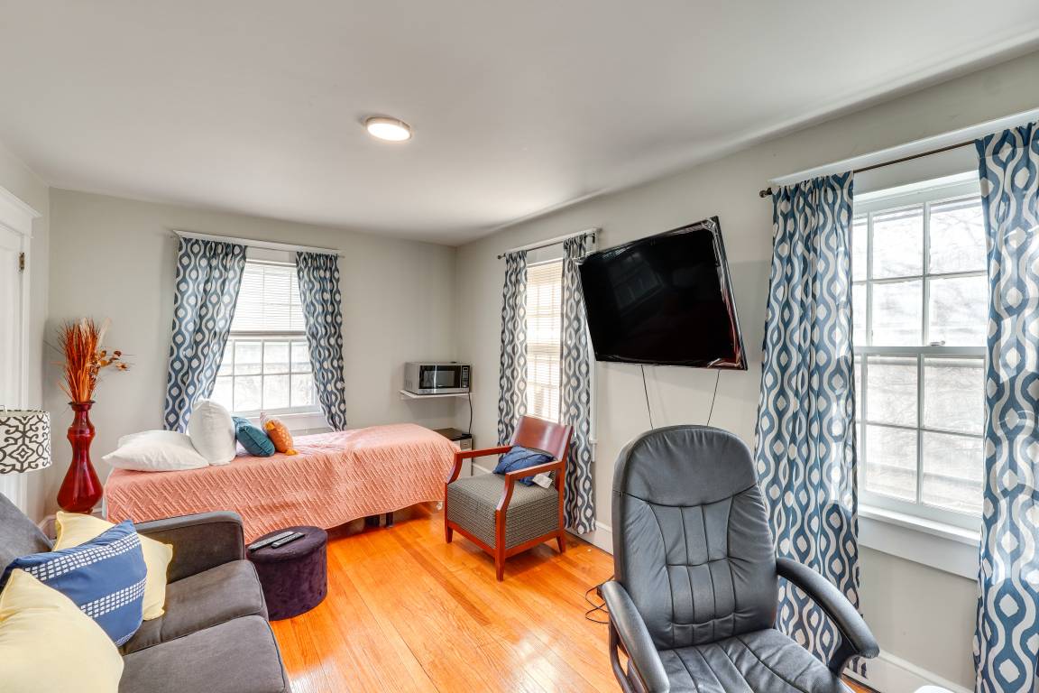 83 M² Apartment ∙ 2 Bedrooms ∙ 7 Guests - Ellenville, NY