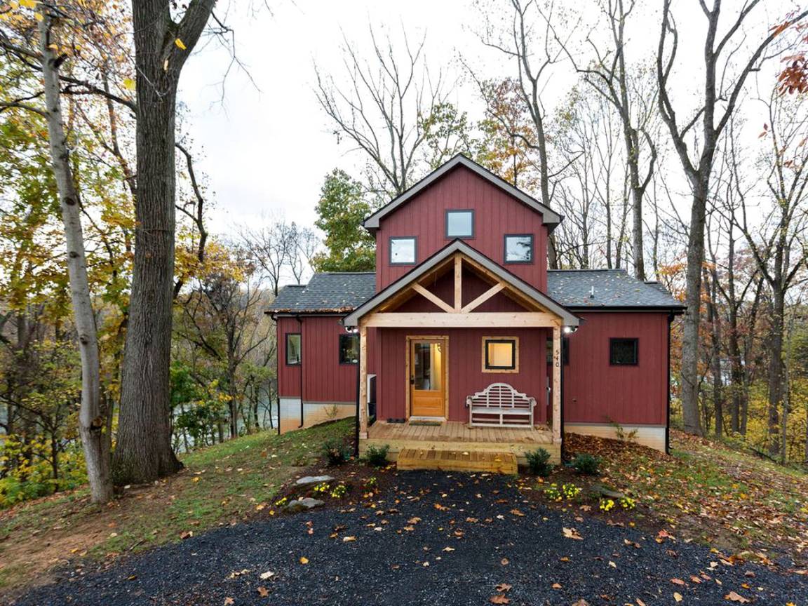 House ∙ 3 Bedrooms ∙ 10 Guests - Front Royal, VA