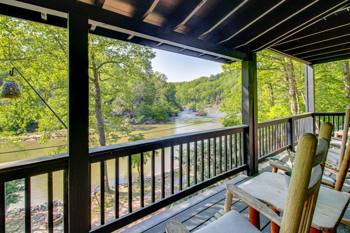 174 M² House ∙ 3 Bedrooms ∙ 10 Guests - Ellijay, GA