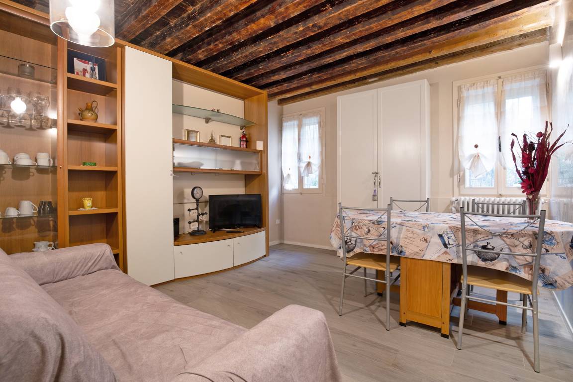 65 M² House ∙ 3 Bedrooms ∙ 6 Guests - Velence, Olaszország