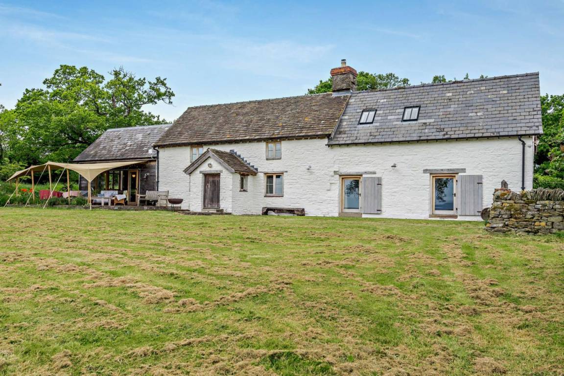 Cottage ∙ 4 Bedrooms ∙ 8 Guests - Hay-on-Wye