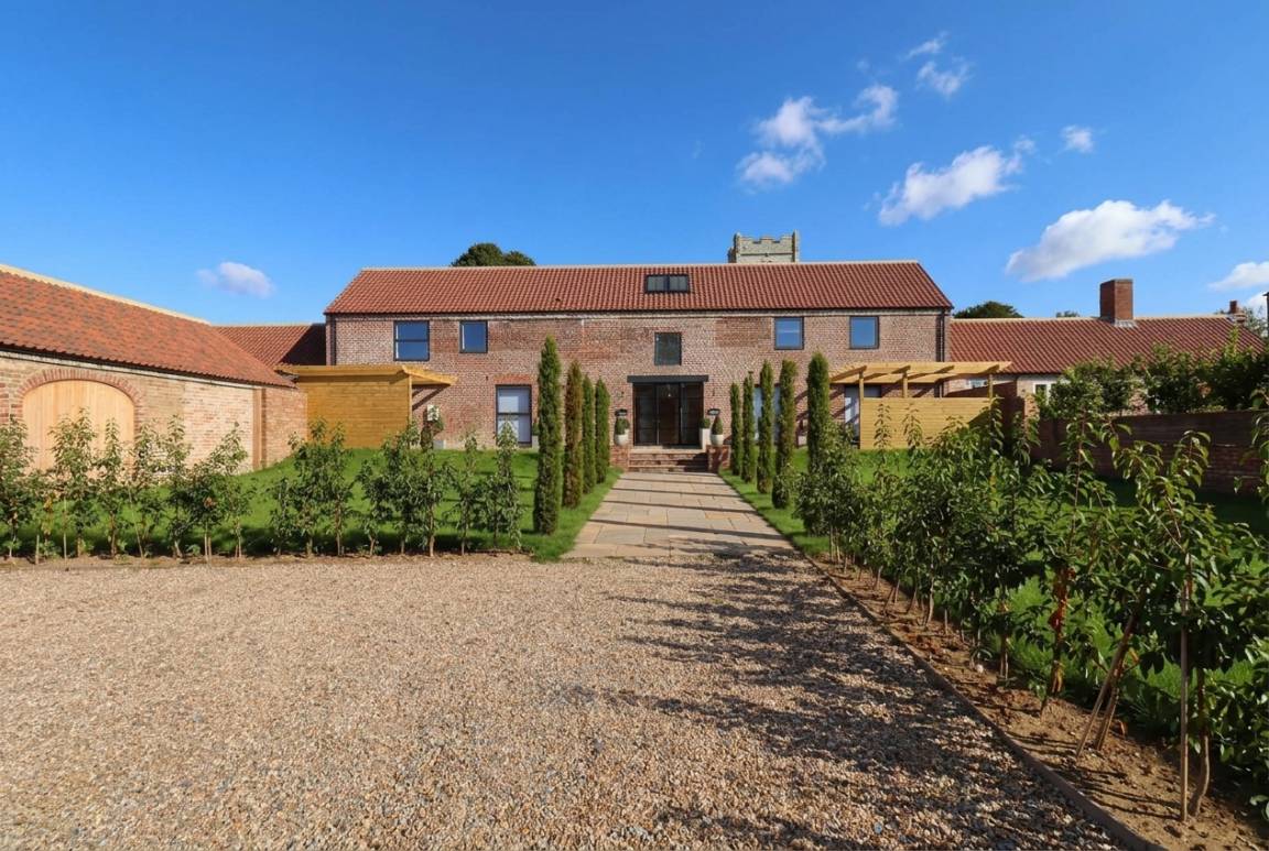 Cottage ∙ 4 Bedrooms ∙ 8 Guests - Driffield
