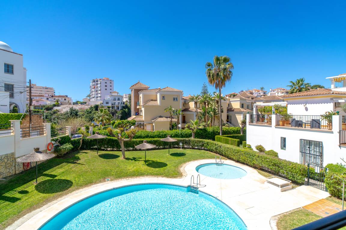 95 M² Apartamento ∙ 2 Habitaciones ∙ 4 Huéspedes - Nerja