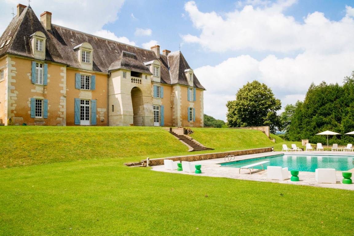 Castle ∙ 10 Bedrooms ∙ 18 Guests - Dordogne