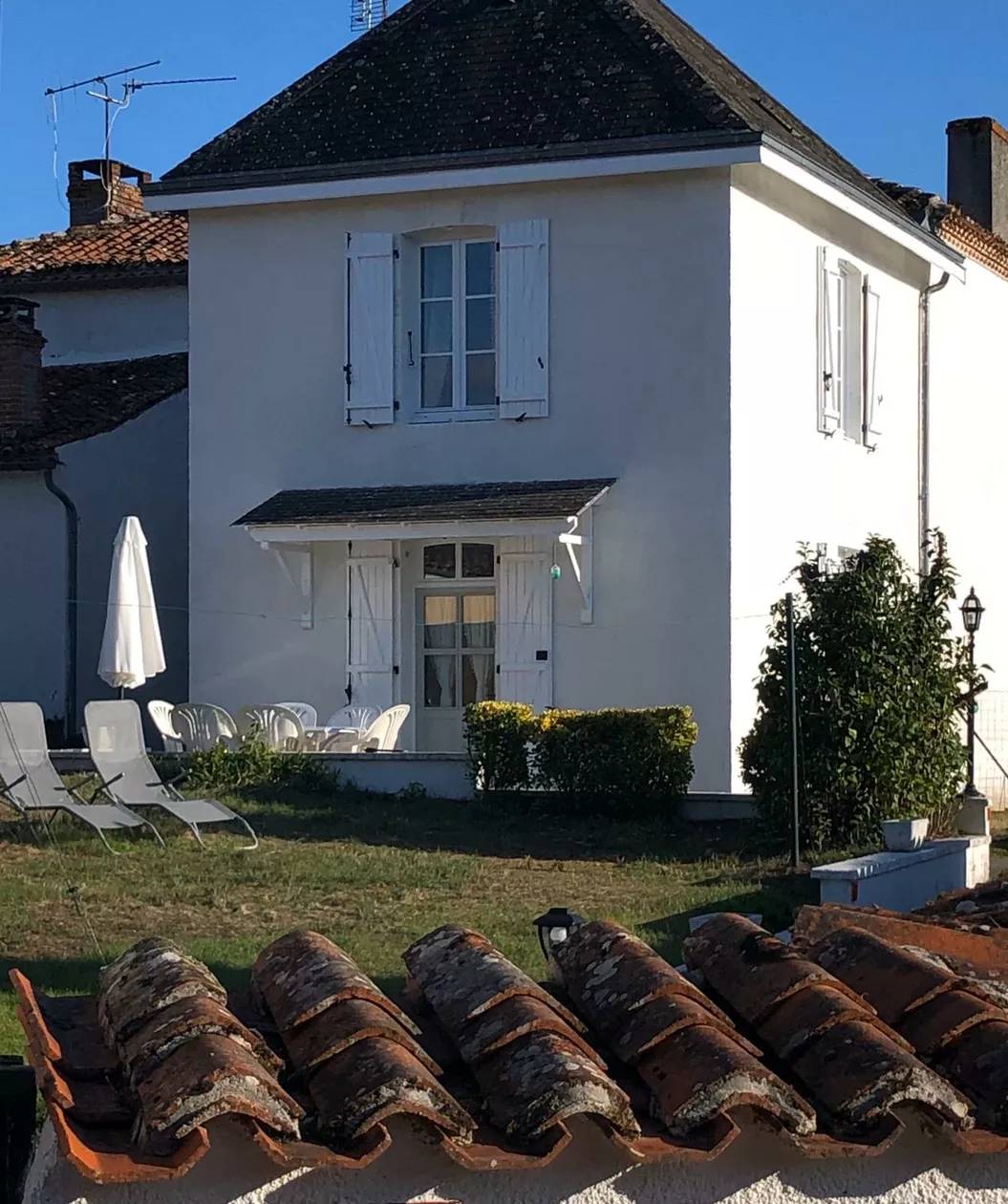 57 M² House ∙ 2 Bedrooms ∙ 6 Guests - Charente
