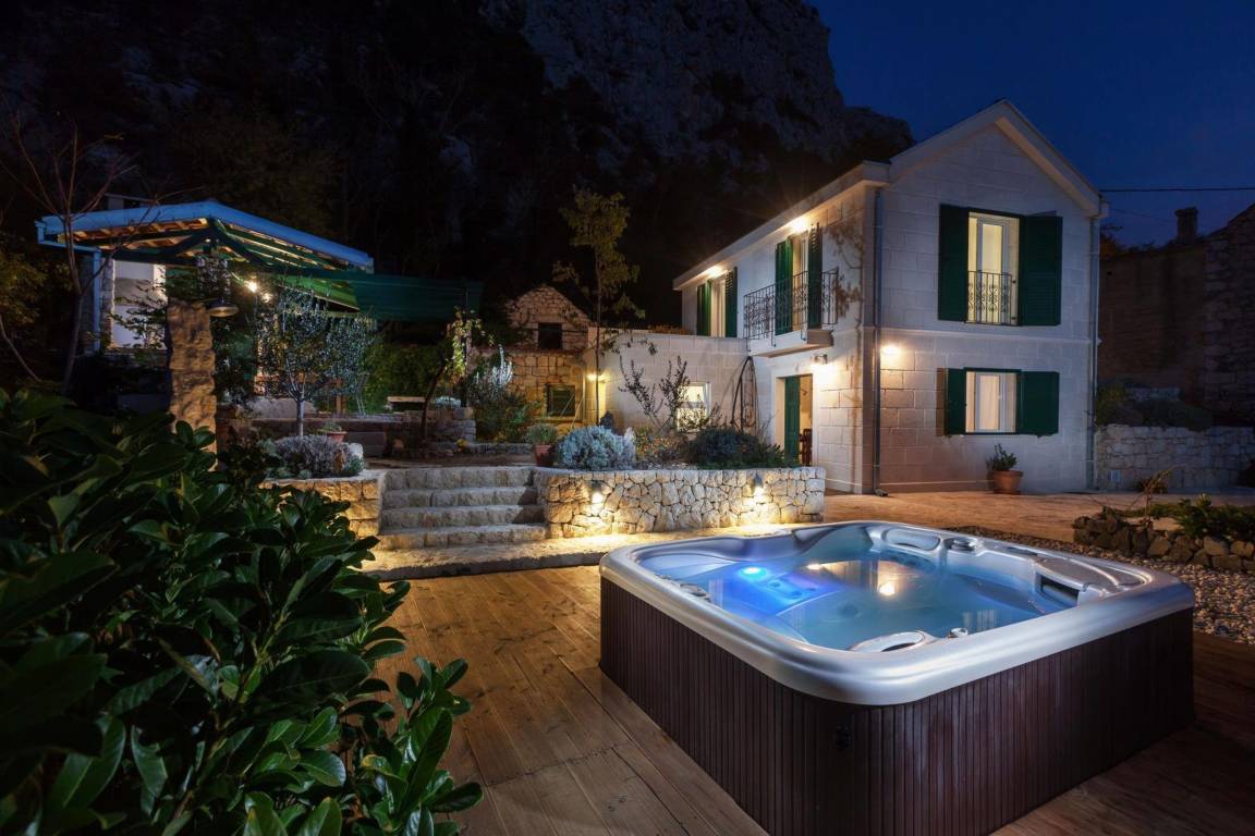 Villa ∙ 2 Schlafzimmer ∙ 4 Gäste - Makarska