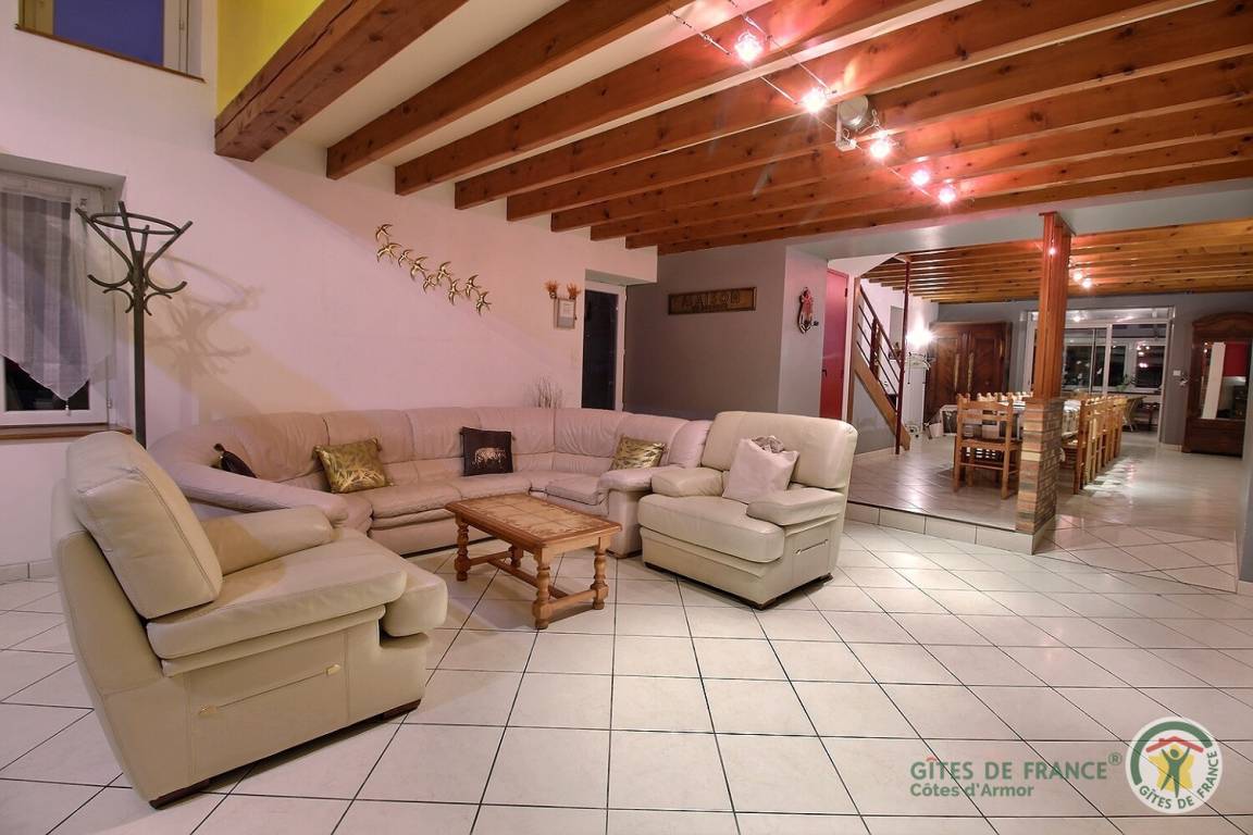 235 M² Gîte ∙ 5 Chambres ∙ 15 Personnes - Moncontour