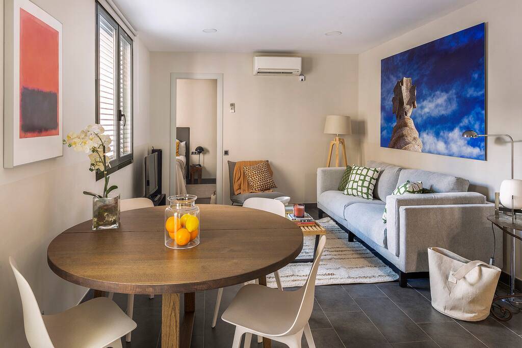Apartment ∙ 2 Bedrooms ∙ 4 Guests - Barcelona