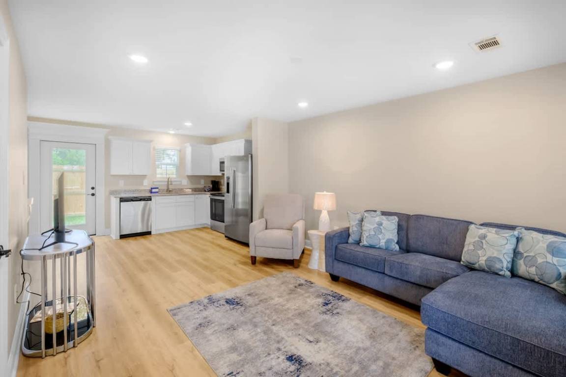 House ∙ 3 Bedrooms ∙ 6 Guests - Biloxi, MS