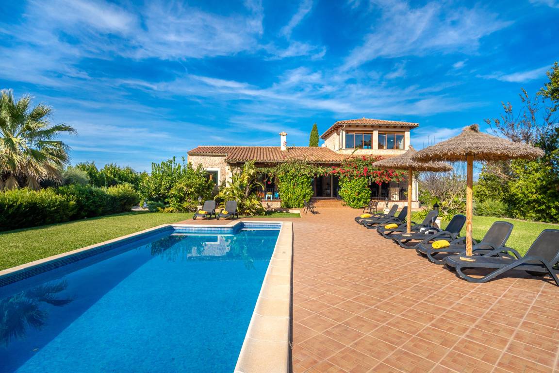 300 M² Villa ∙ 4 Schlafzimmer ∙ 8 Gäste - Alcúdia