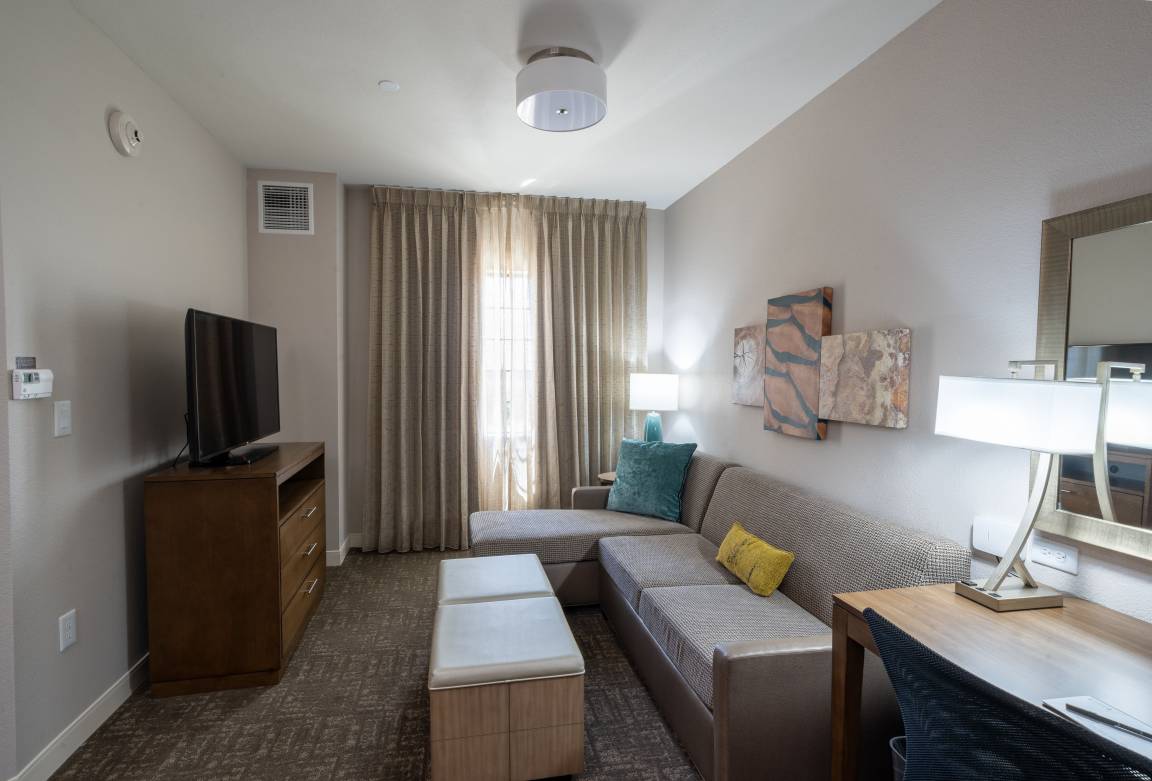 Hotel ∙ 1 Bedroom ∙ 4 Guests - Baytown, TX