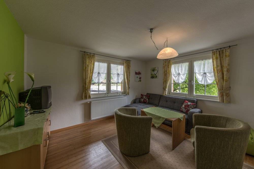 80 M² Ferienwohnung ∙ 2 Schlafzimmer ∙ 4 Gäste - Oberharmersbach