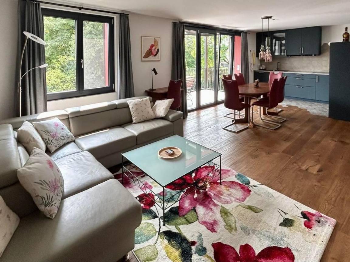 100 M² Ferienwohnung ∙ 2 Schlafzimmer ∙ 6 Gäste - Bodensee