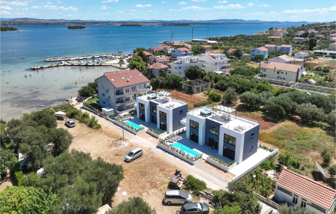 180 M² Maison De Vacances ∙ 4 Chambres ∙ 8 Personnes - Biograd na Moru