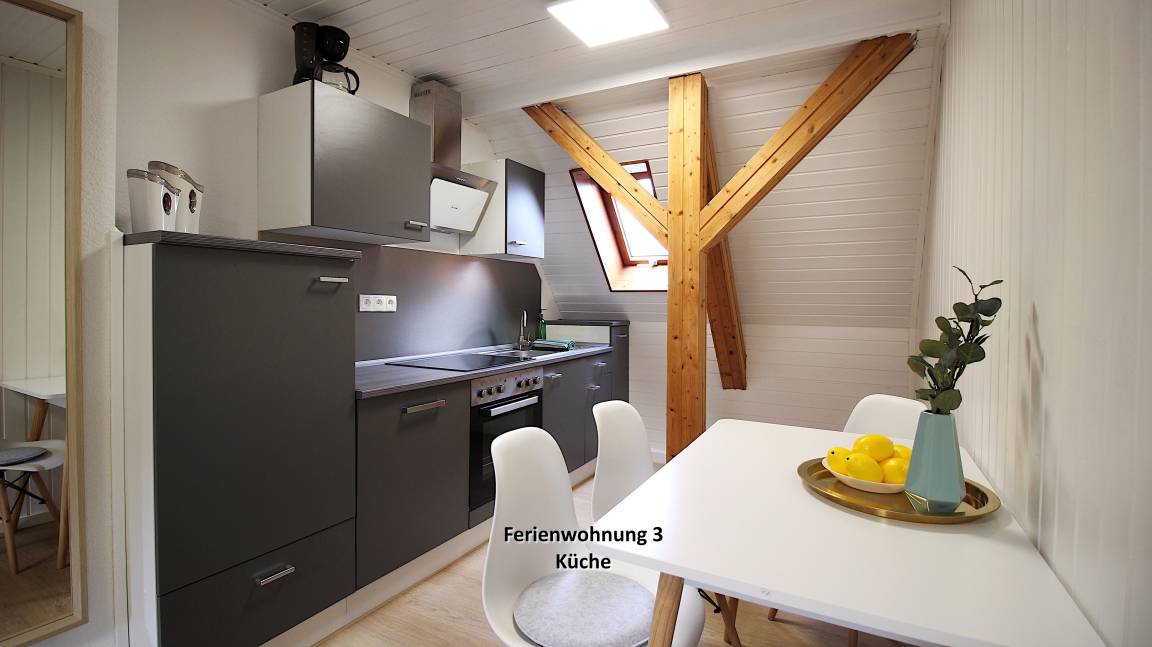 60 M² Ferienwohnung ∙ 2 Schlafzimmer ∙ 6 Gäste - Würzburg