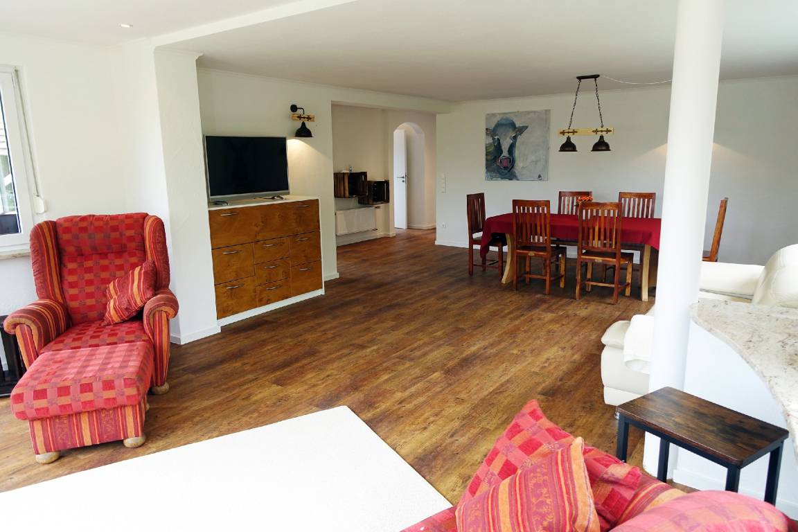 112 M² Ferienwohnung ∙ 3 Schlafzimmer ∙ 6 Gäste - Meersburg