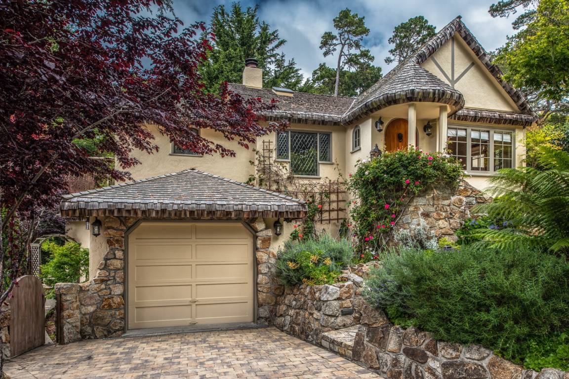 187 M² House ∙ 3 Bedrooms ∙ 7 Guests - Carmel-by-the-Sea, CA