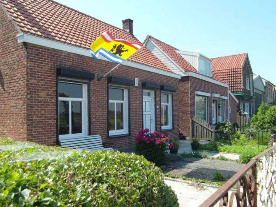 93 M² House ∙ 3 Bedrooms ∙ 8 Guests - Terneuzen