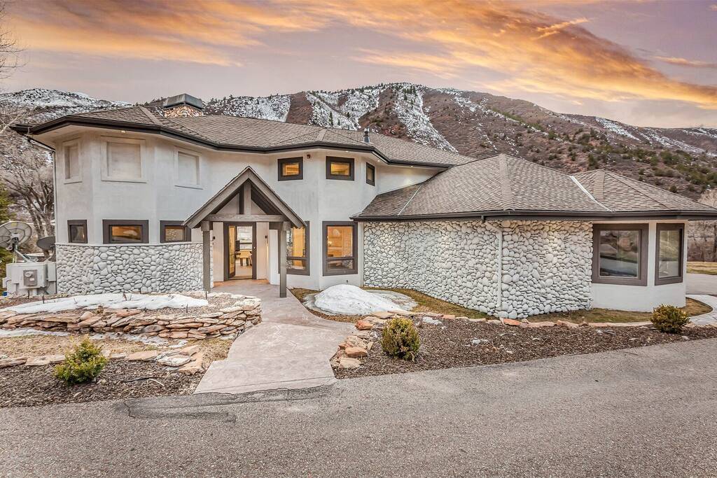 Villa ∙ 5 Bedrooms ∙ 12 Guests - Basalt, CO