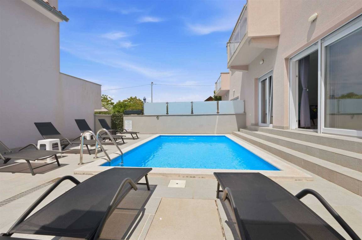 125 M² House ∙ 3 Bedrooms ∙ 7 Guests - Cres