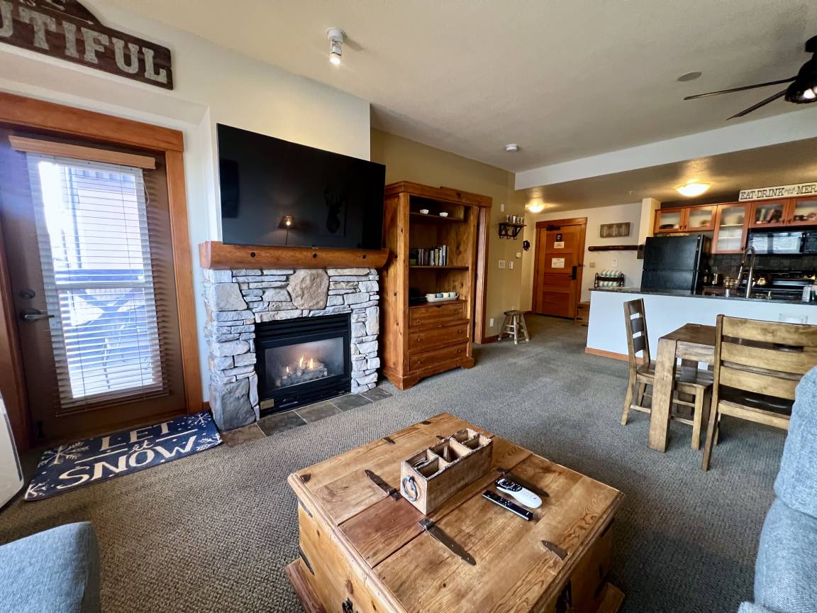 83 M² Condo ∙ 2 Bedrooms ∙ 6 Guests - Mammoth Lakes, CA