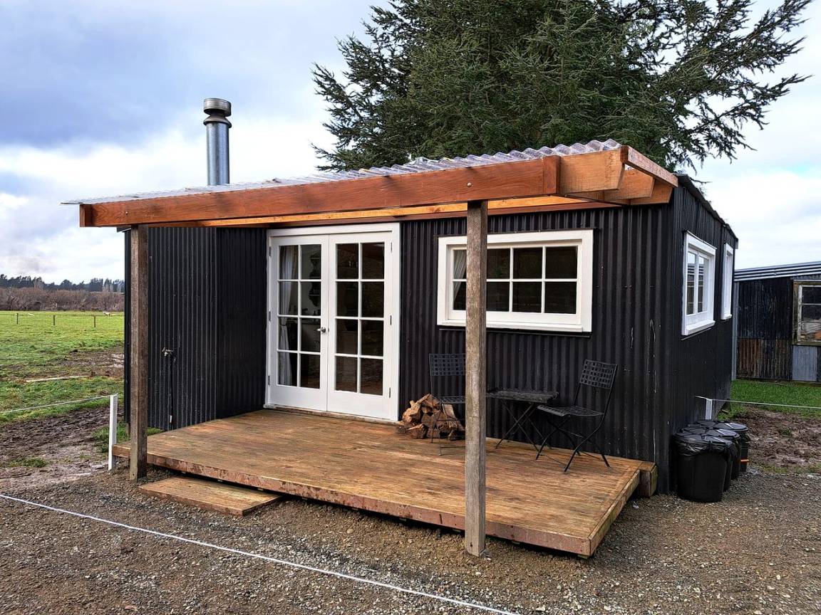 House ∙ 2 Bedrooms ∙ 4 Guests - West Coast