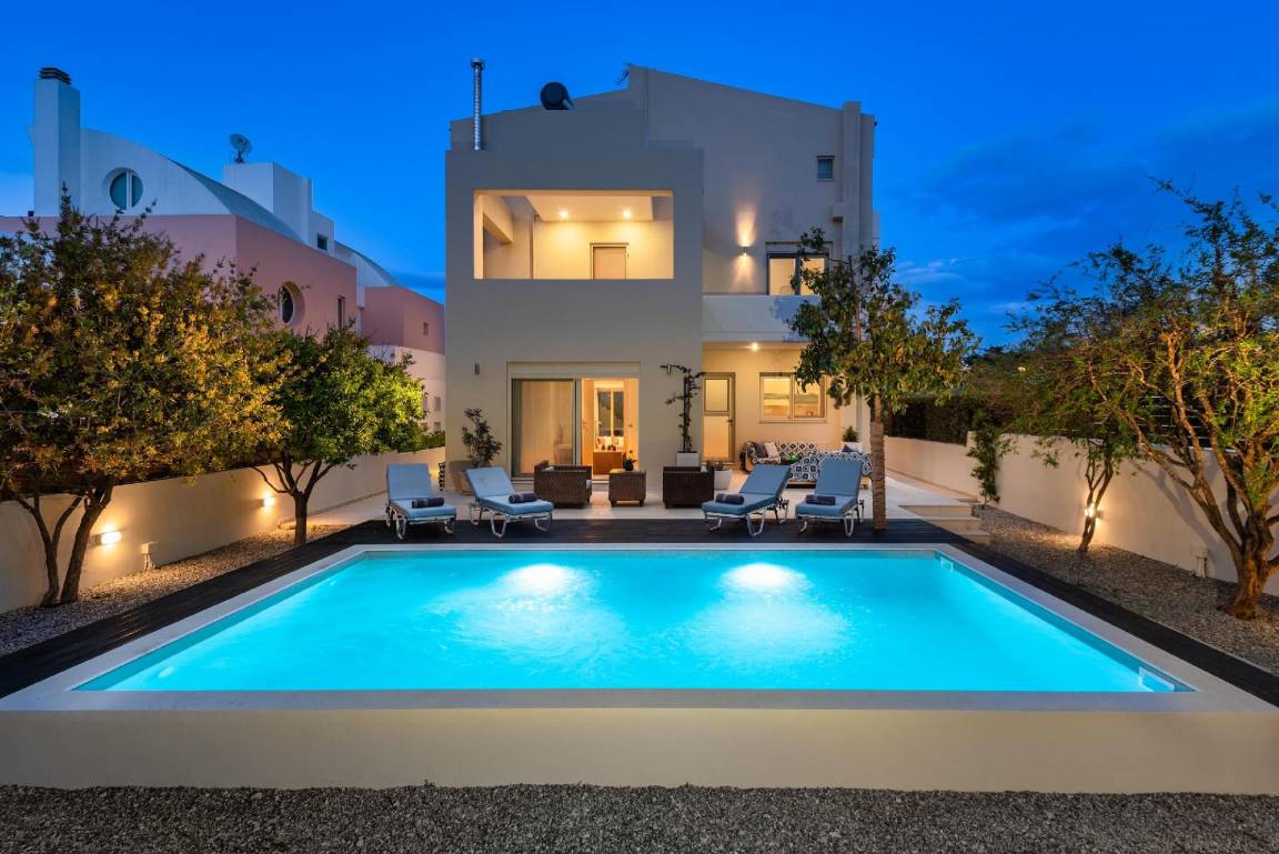 330 M² House ∙ 5 Bedrooms ∙ 10 Guests - Rhodes Airport (RHO)