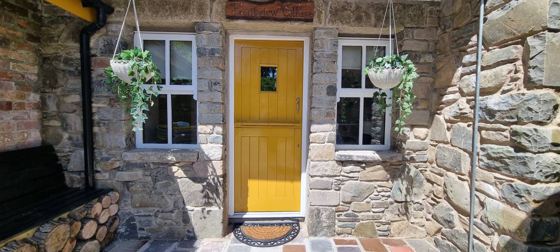 200 M² Cottage ∙ 2 Bedrooms ∙ 6 Guests - County Down