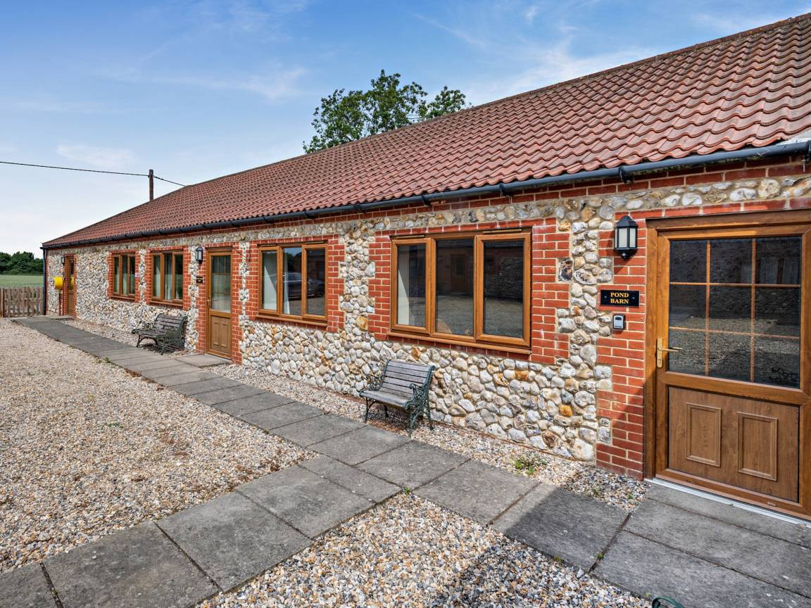 Cottage ∙ 3 Bedrooms ∙ 6 Guests - Norfolk
