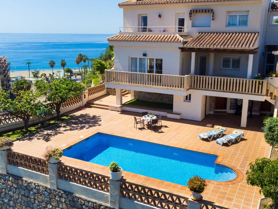 330 M² Villa ∙ 5 Makuuhuonetta ∙ 10 Vierasta - Almuñécar