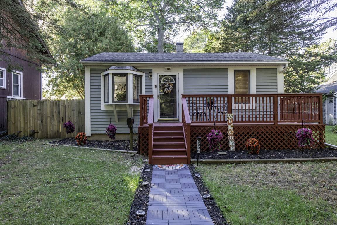 154 M² House ∙ 3 Bedrooms ∙ 6 Guests - Waukegan, IL