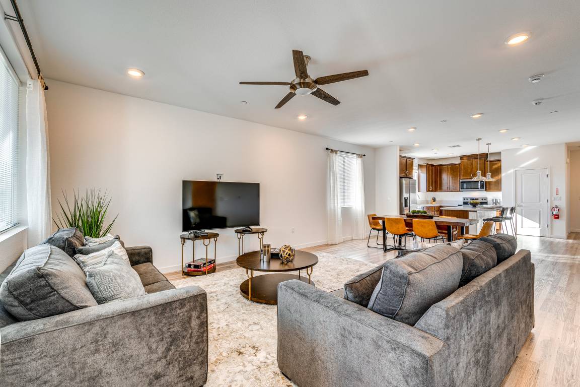 171 M² House ∙ 3 Bedrooms ∙ 5 Guests - Sacramento, CA