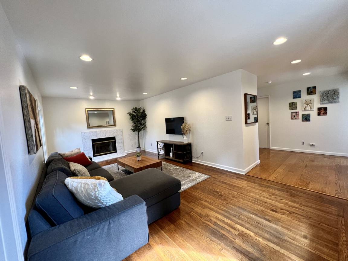 107 M² House ∙ 3 Bedrooms ∙ 5 Guests - Redwood City, CA
