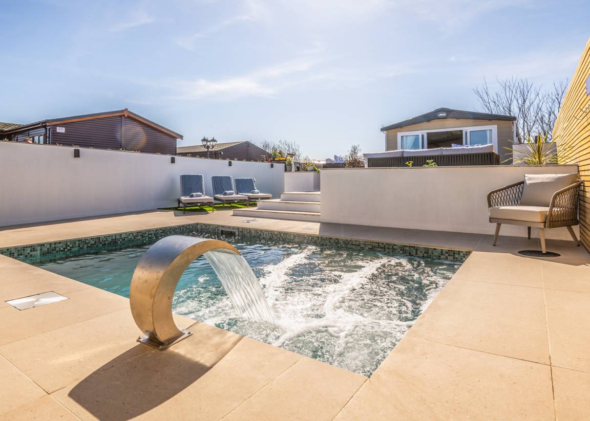 Chalet ∙ 3 Bedrooms ∙ 6 Guests - Towyn