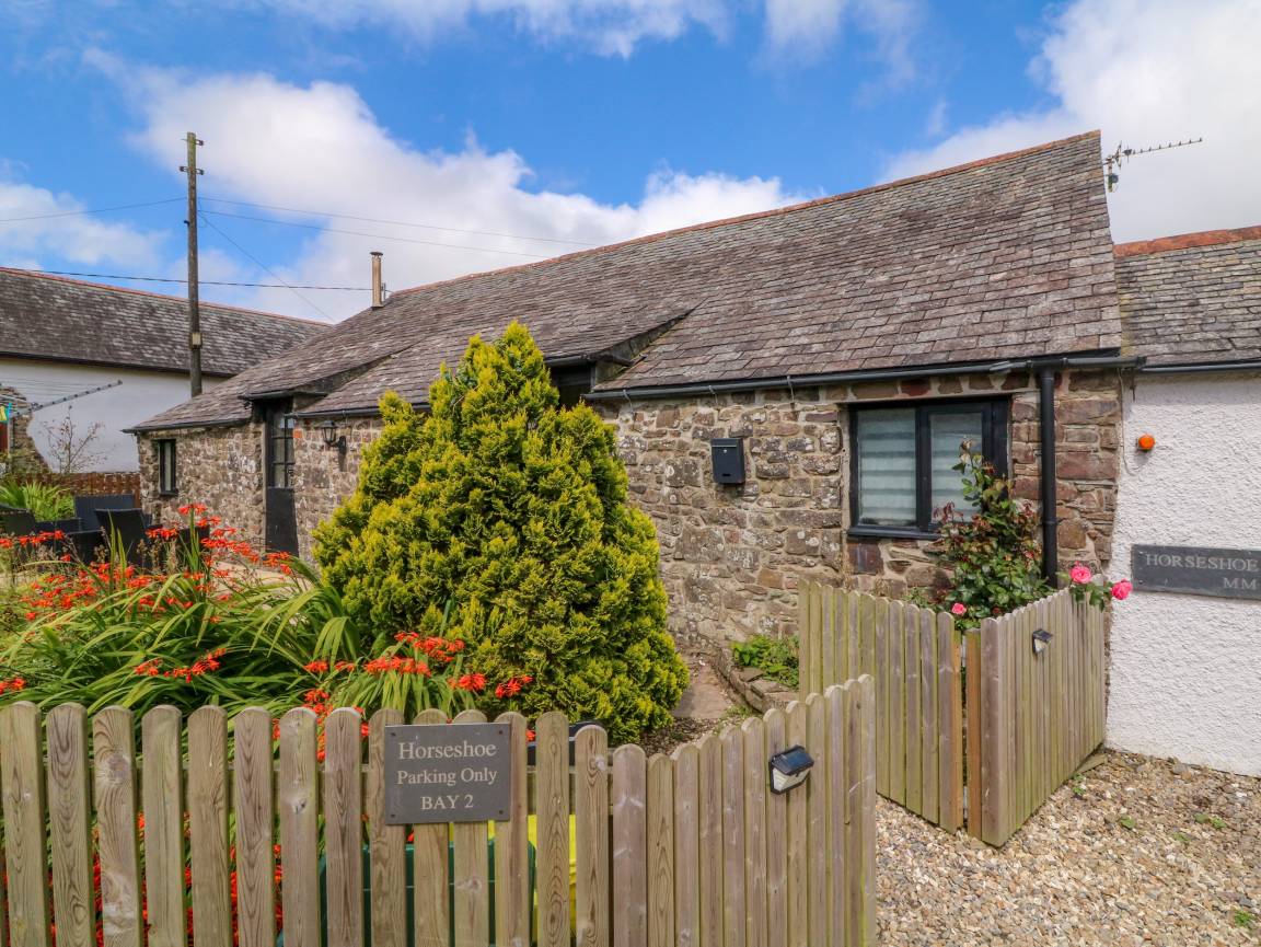 Cottage ∙ 4 Bedrooms ∙ 8 Guests - Clovelly