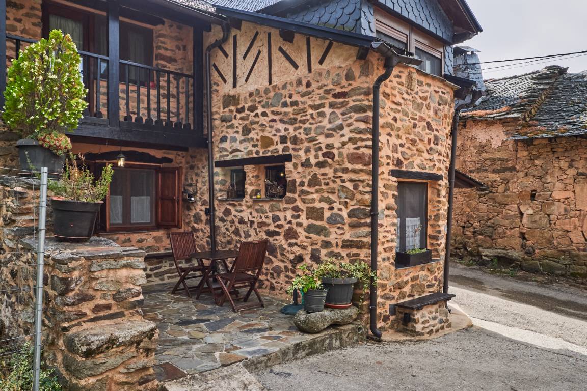 65 M² Huis ∙ 2 Slaapkamers ∙ 4 Gasten - Bembibre