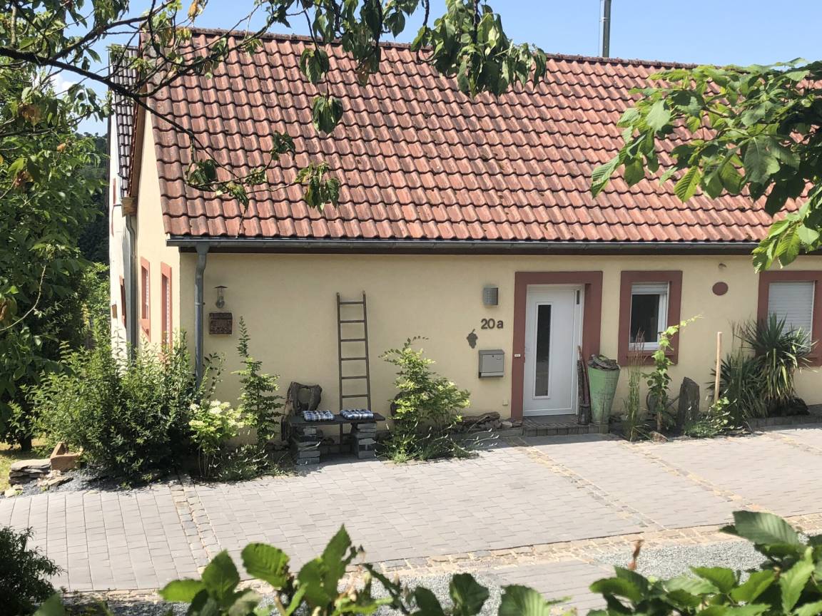 70 M² Ferienhaus ∙ 2 Schlafzimmer ∙ 4 Gäste - Konz
