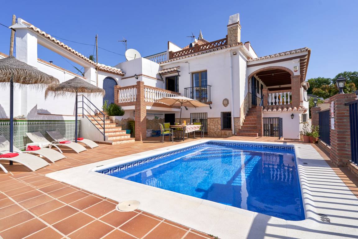 180 M² Villa ∙ 4 Bedrooms ∙ 7 Guests - Frigiliana