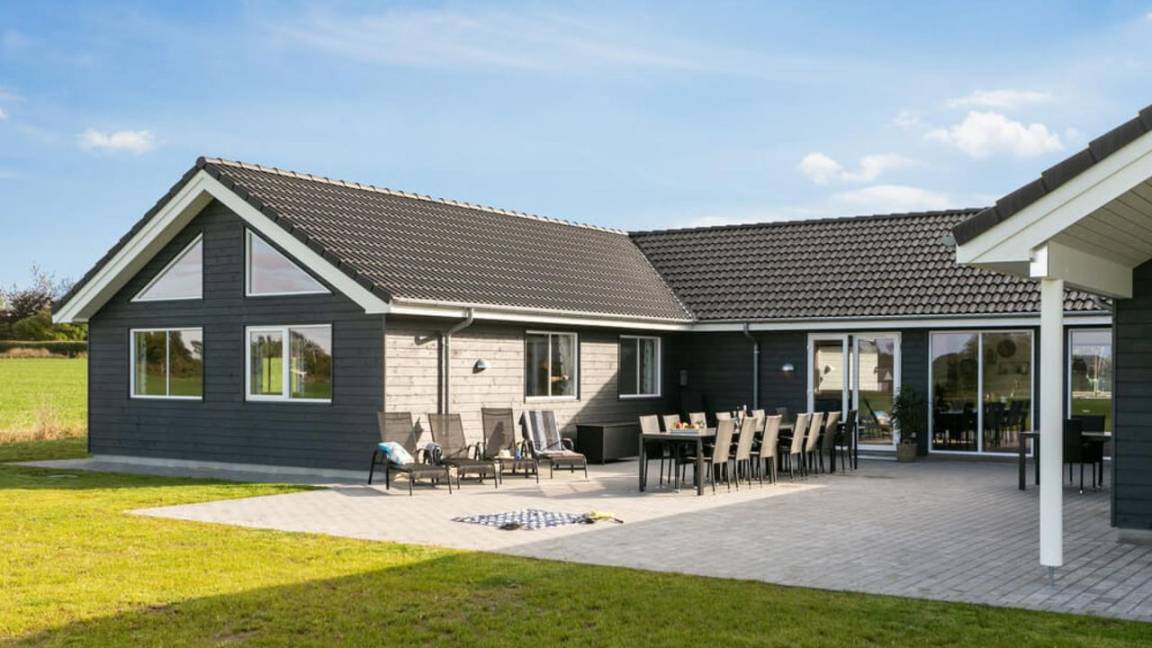 298 M² Ferienhaus ∙ 9 Schlafzimmer ∙ 24 Gäste - Ostsee