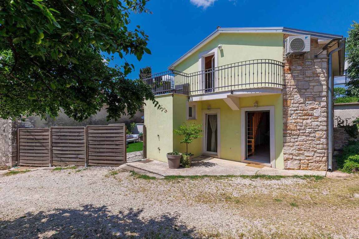 65 M² Ferienhaus ∙ 2 Schlafzimmer ∙ 4 Gäste - Rovinj
