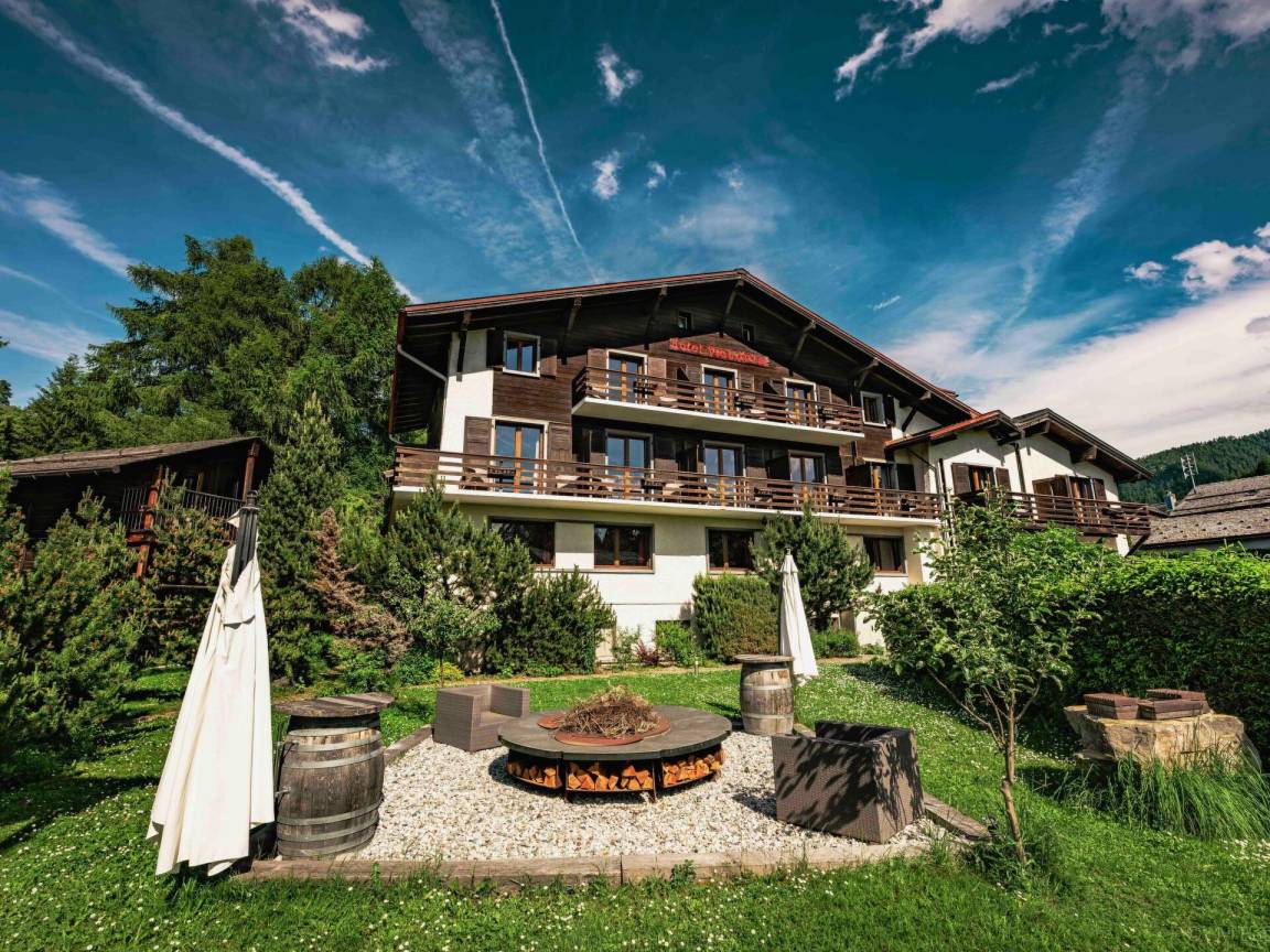 850 M² Casa ∙ 12 Habitaciones ∙ 23 Huéspedes - Suiza