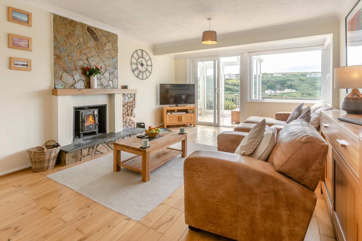 Cottage ∙ 3 Bedrooms ∙ 6 Guests - Pool