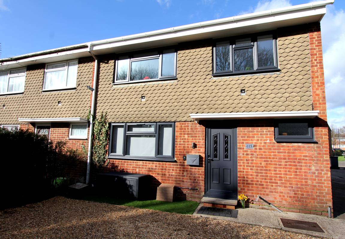 House ∙ 4 Bedrooms ∙ 8 Guests - Slough