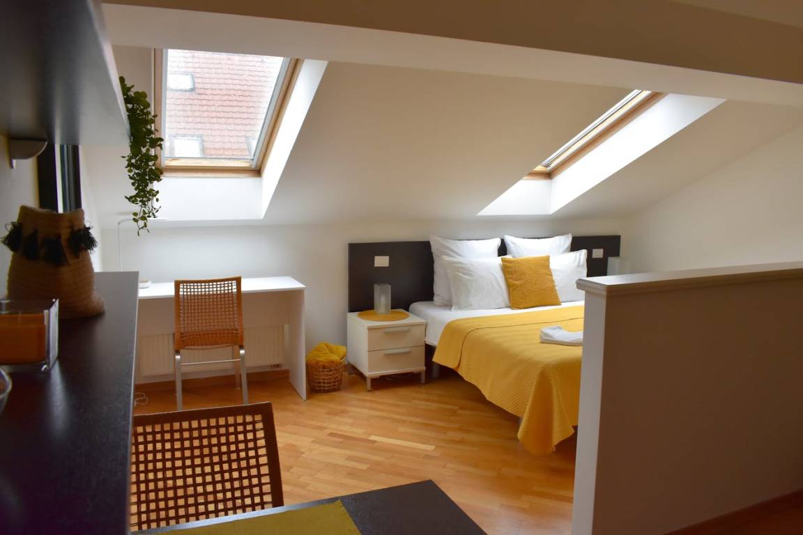 60 M² Ferienwohnung ∙ 1 Schlafzimmer ∙ 2 Gäste - Prag